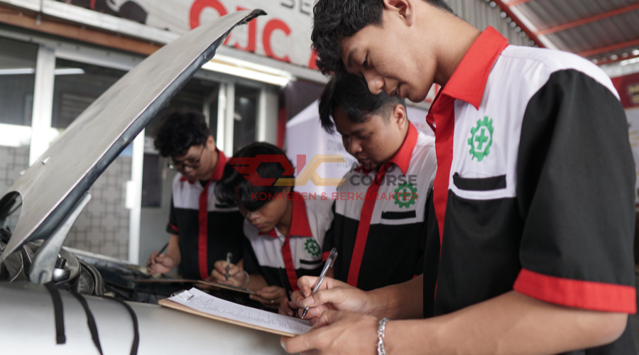 Tips Menghadapi Uji Kompetensi Keahlian (UKK) SMK TKR agar Lulus - OJC ...
