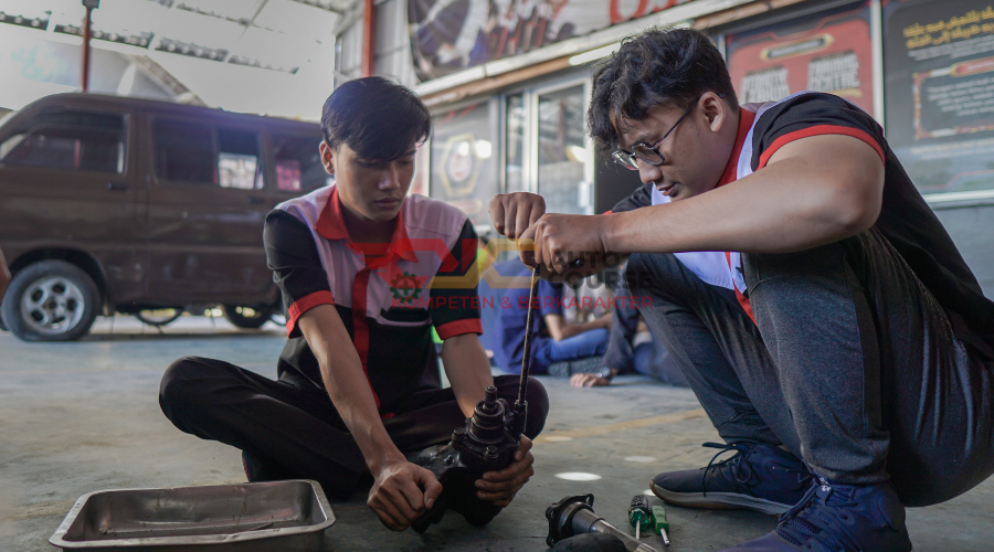 Fungsi dan Jenis Sparepart Mobil yang Wajib Diketahui Mekanik Mobil ...