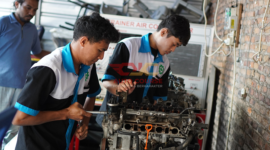 Apa itu Sparepart Mobil? Jenis, Fungsi, dan Komponen yang Wajib Diganti ...